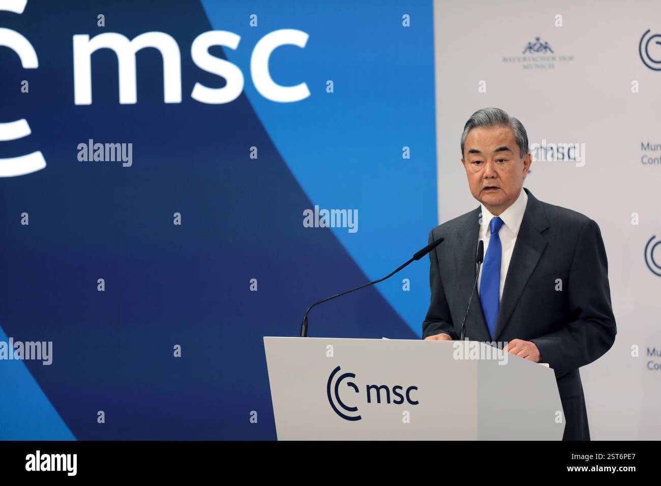 Der Direktor der Zentralen Kommision für auswärtige Angelegenheiten der ...