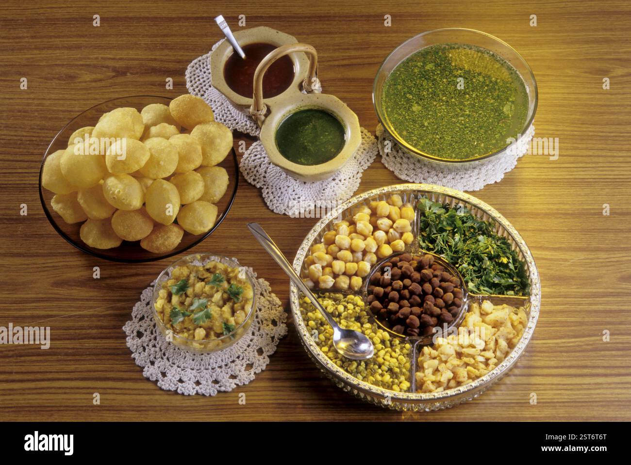 Pani puri, snacks, India, Asia Stock Photo - Alamy