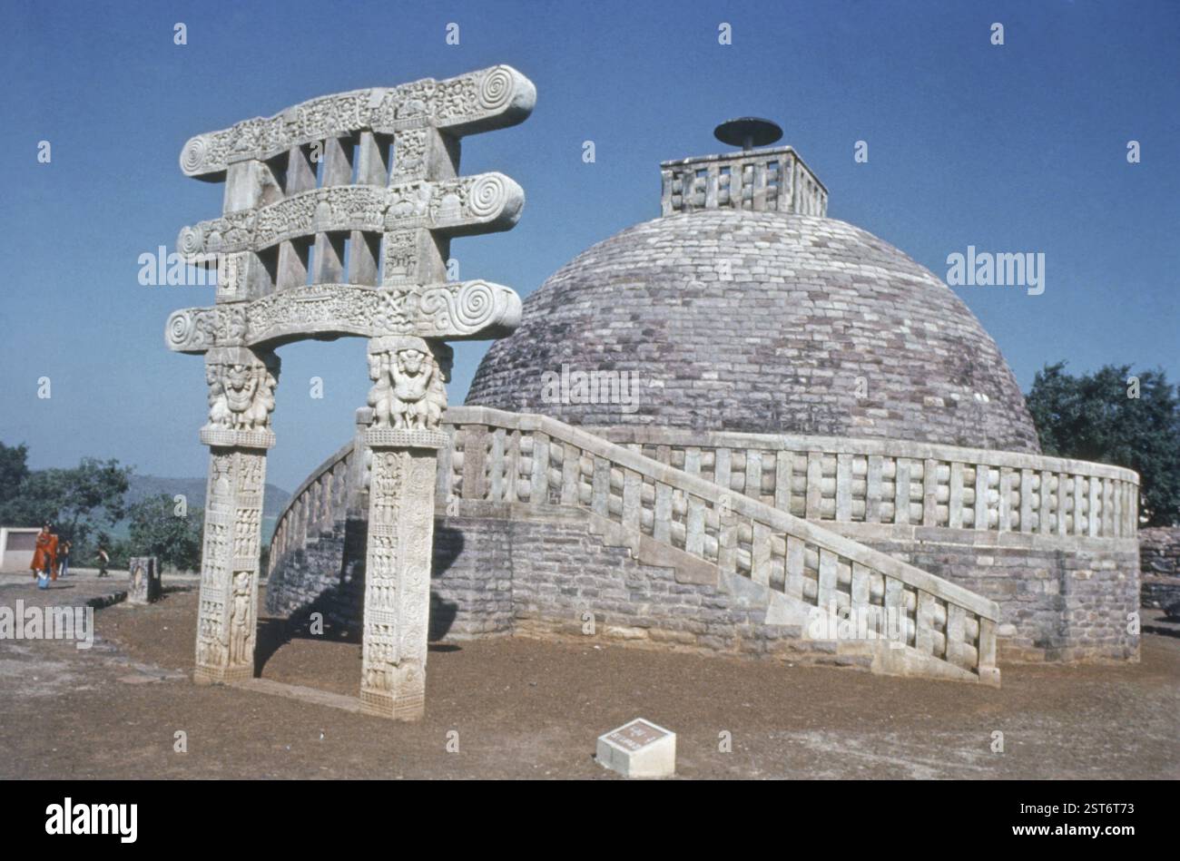 Buddhist stupa, sanchi stupa, madhya pradesh, India, Asia Stock Photo ...