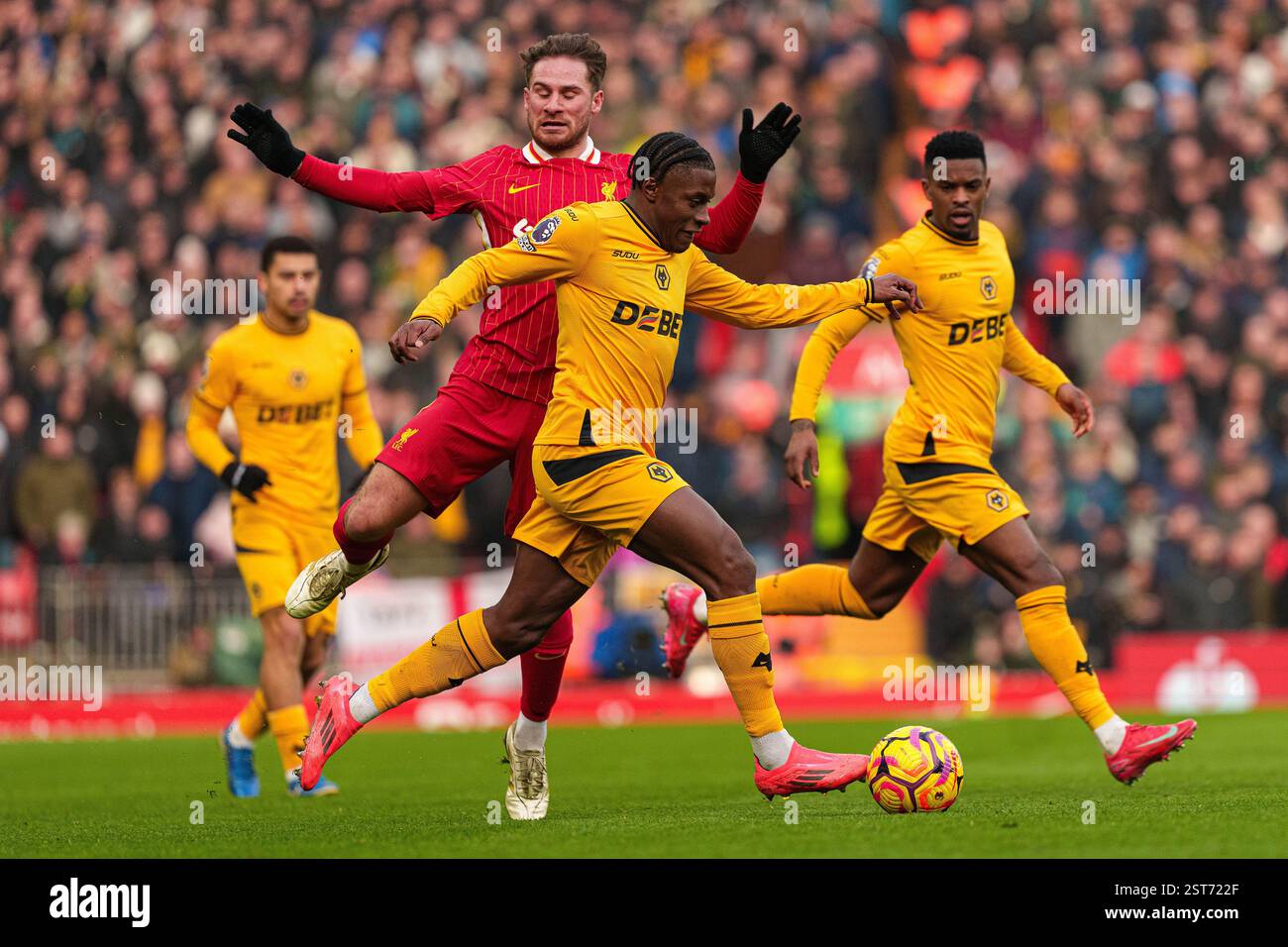 Wolverhampton Wanderers' Jean-Ricner Bellegarde in action with ...