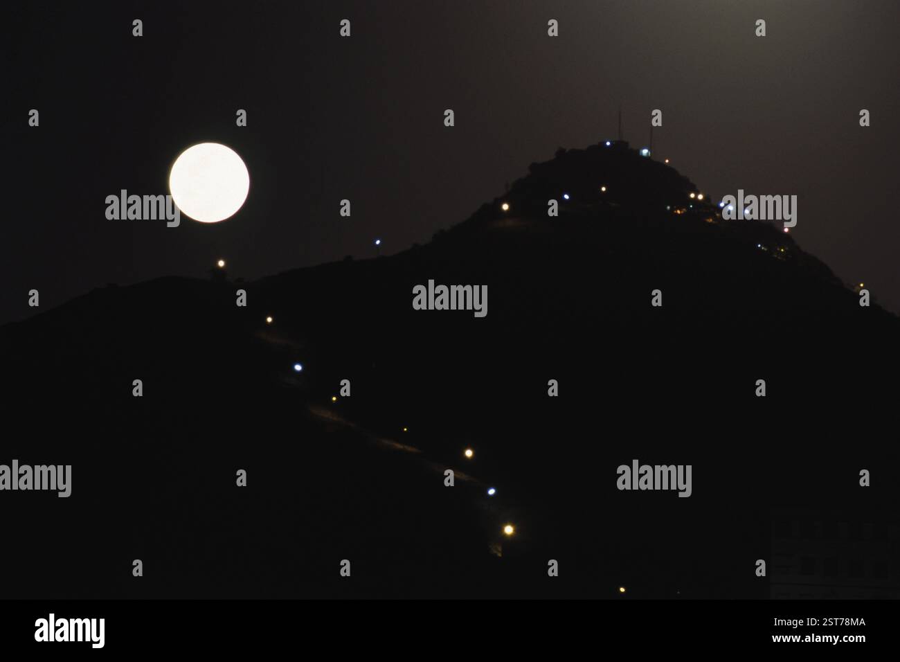 Moonrise, jivdani, virar, maharashtra, india Stock Photo - Alamy