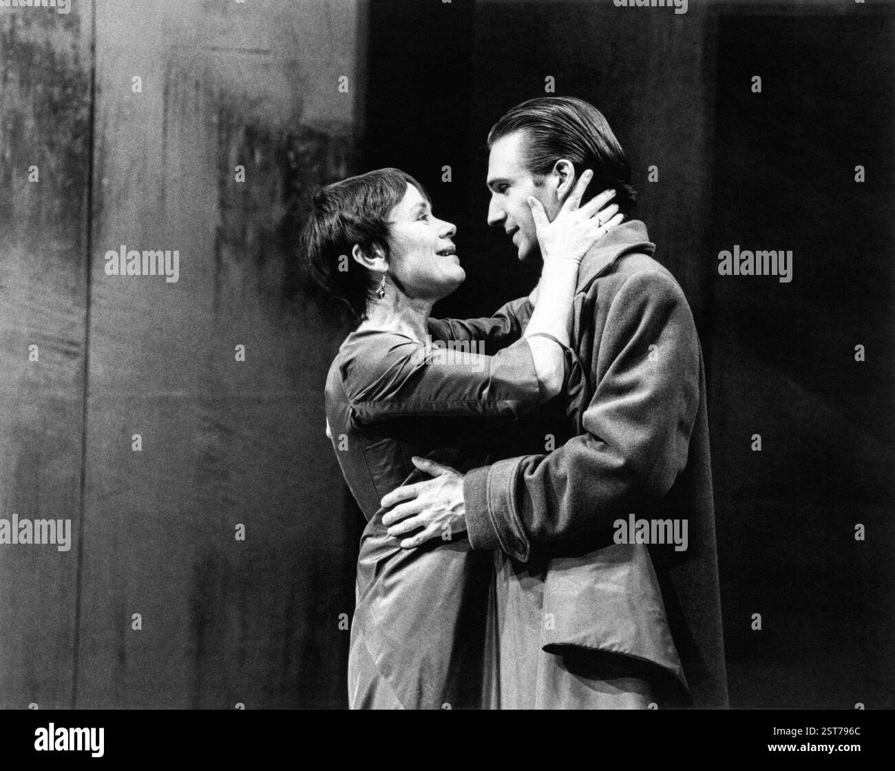 Estelle Kohler (Goneril), Ralph Fiennes (Edmond) in KING LEAR by ...