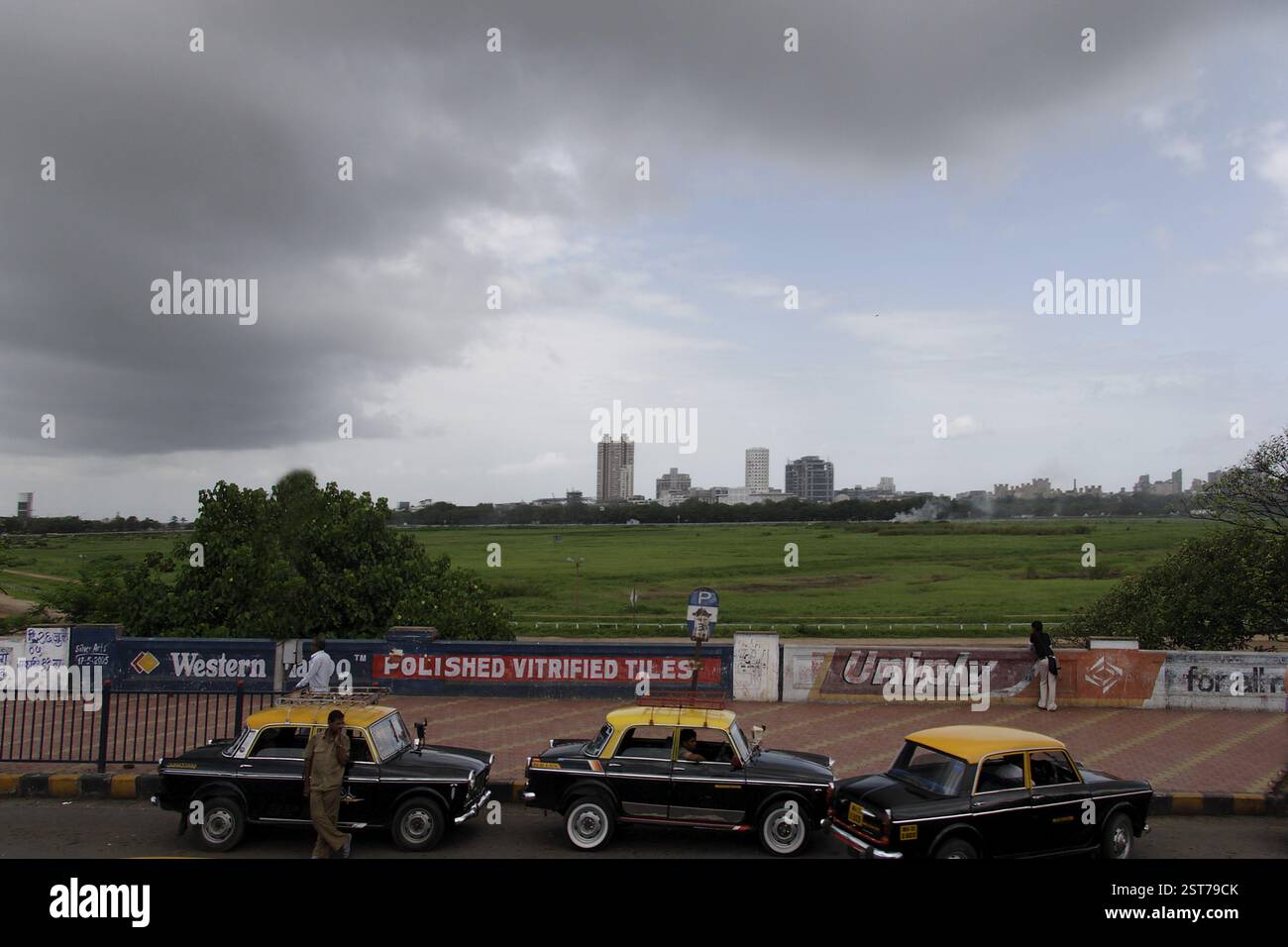 Bombay race course hi-res stock photography and images - Alamy