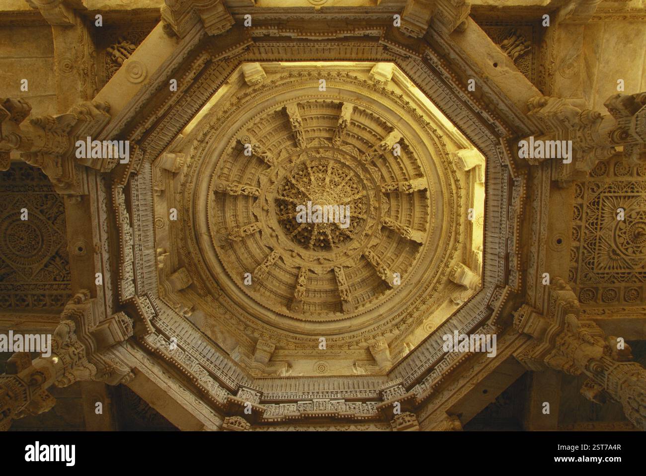 Ceiling Dome inside, Ranakpur Jain temple, Ranakpur, Rajasthan, India, Asia Stock Photo - Alamy