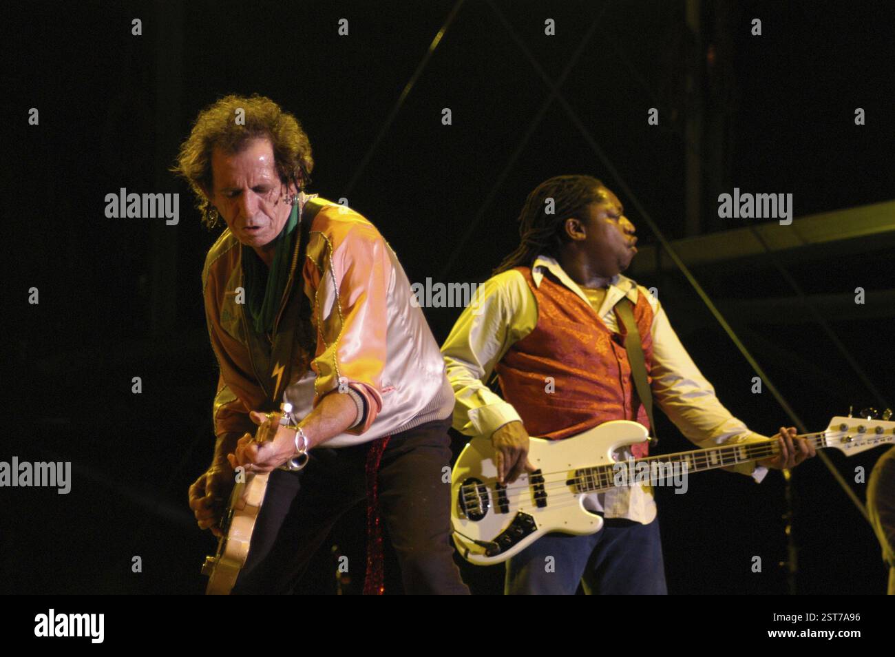 English singer keith richards playing guitar NO MR Stock Photo - Alamy