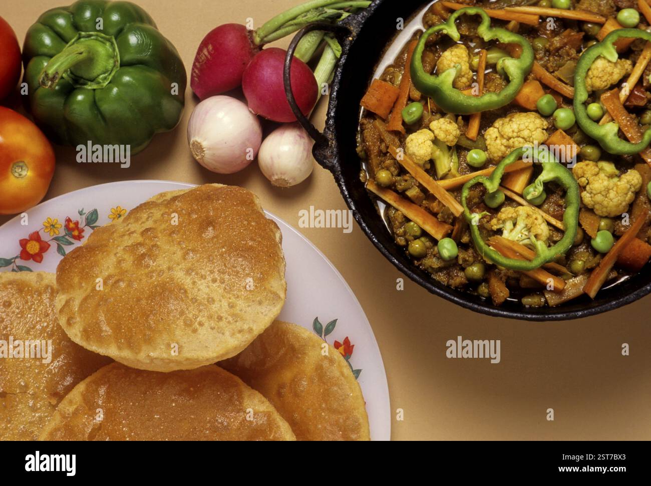 Meal, mutter paneer and puri, punjab, north, india Stock Photo - Alamy