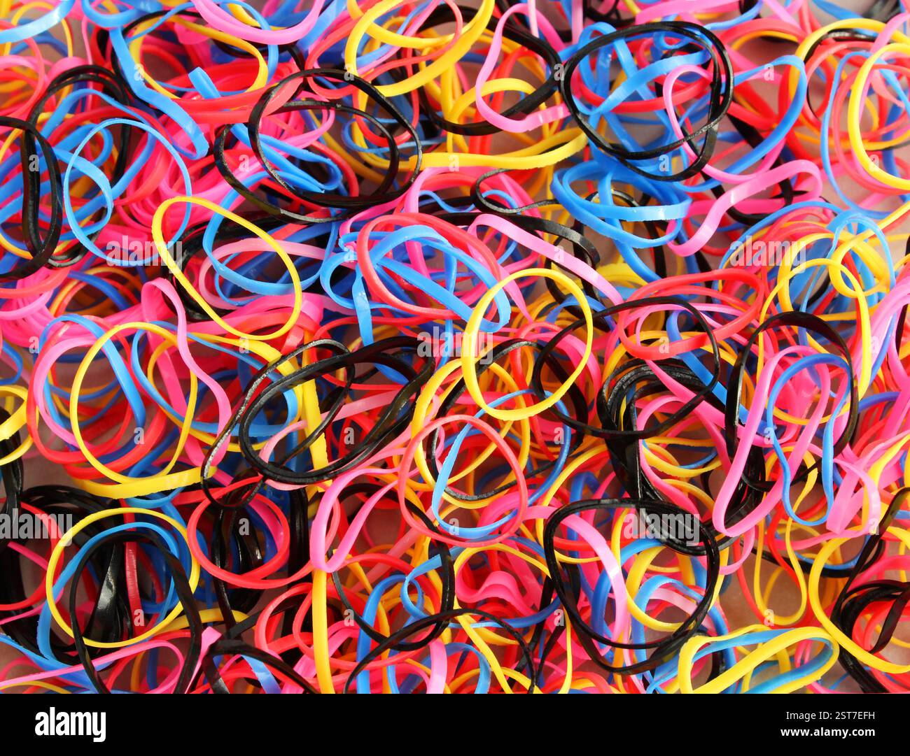 Plastic rubber bands different colors hi-res stock photography and images - Alamy