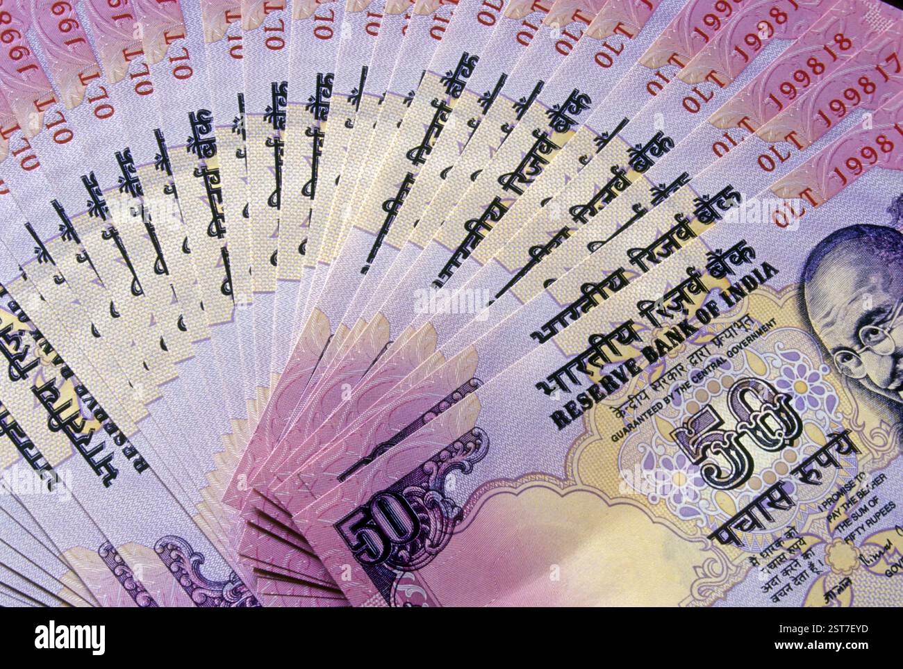 Standard notes hi-res stock photography and images - Alamy