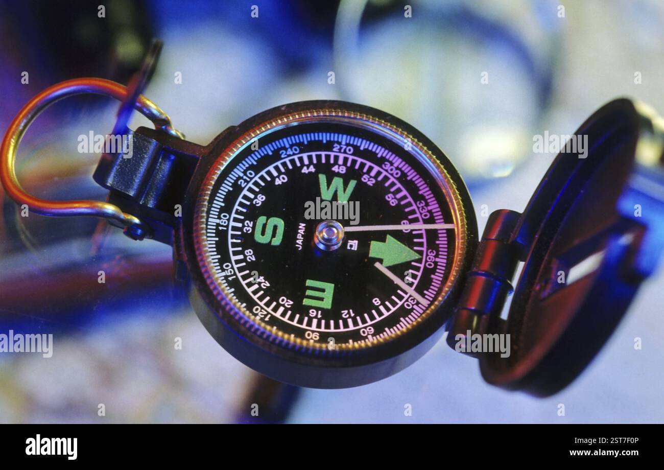 Eastern compasses hi-res stock photography and images - Alamy