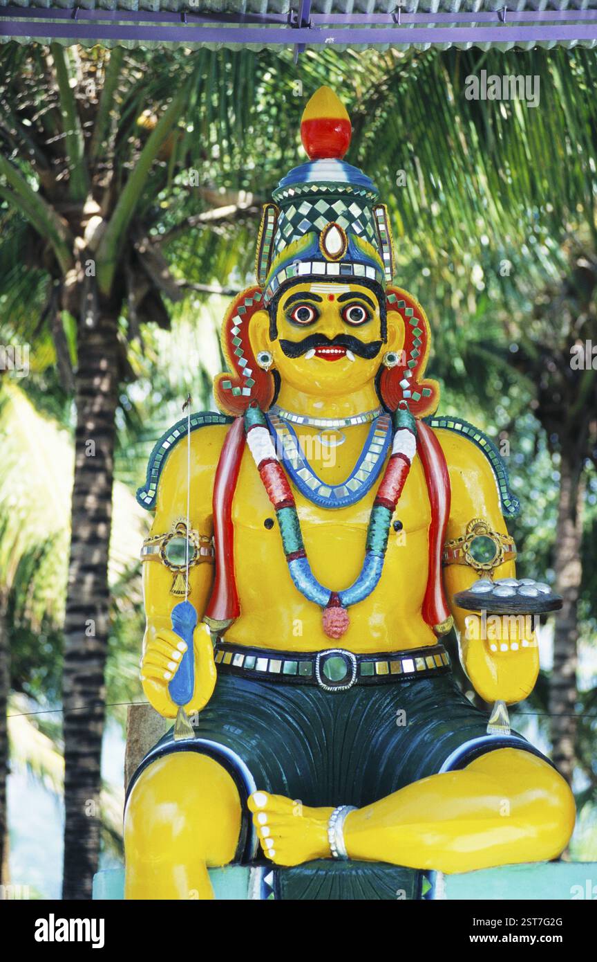 Statue guardian deity tamil nadu hi-res stock photography and images ...