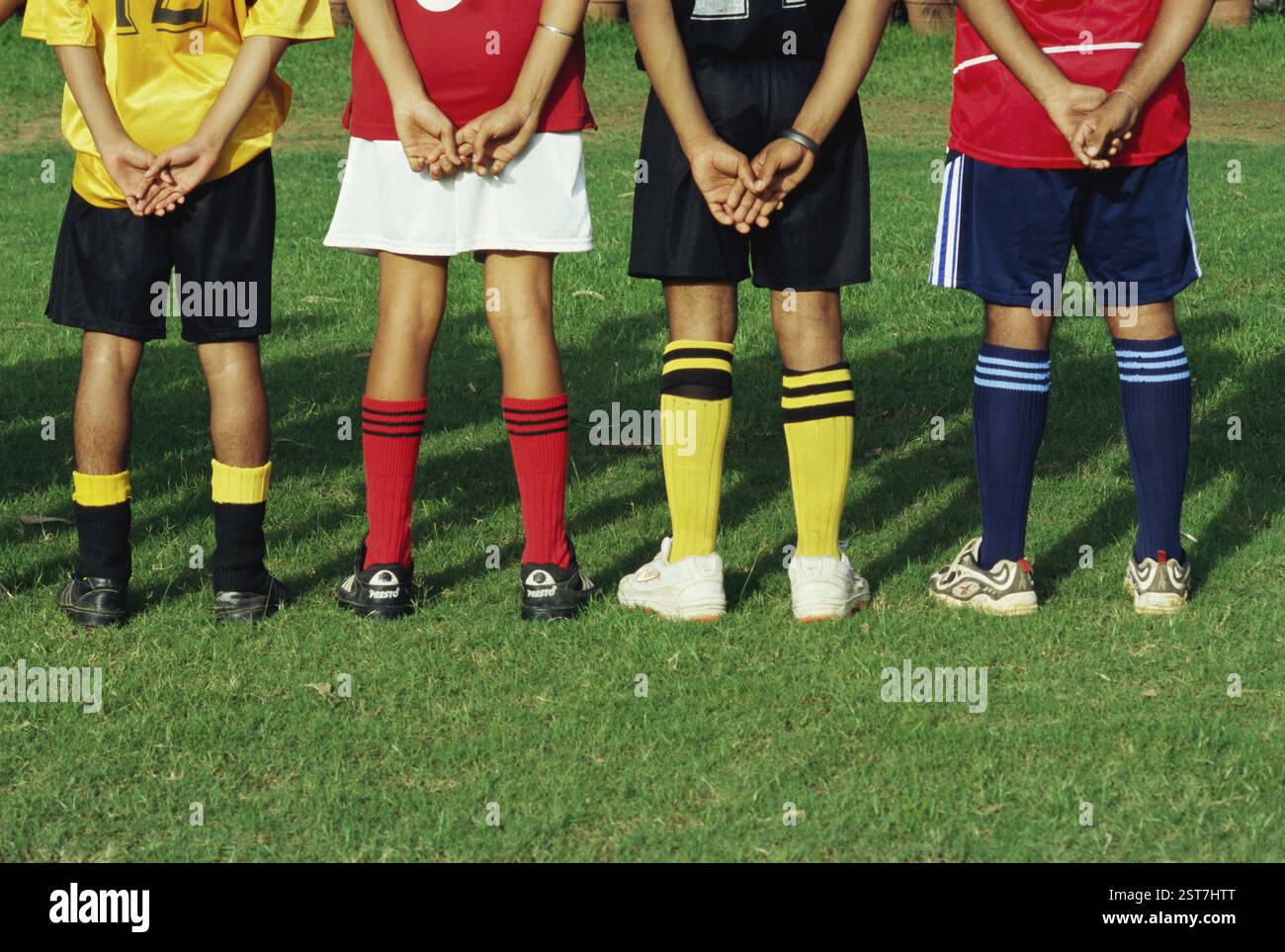 Soccer players in row hi-res stock photography and images - Alamy