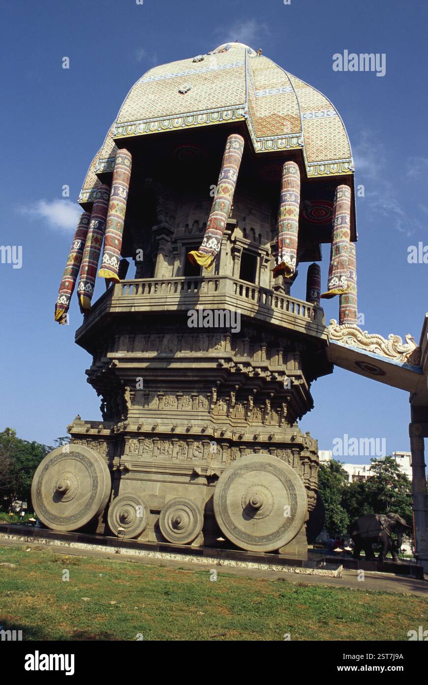 Valluvar Kottam, 101 Feet high stone chariot, Chennai, Tamil Nadu ...