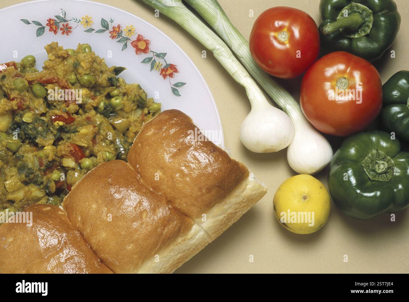 Vegetarian, pav bhaji, bread vegetable, india Stock Photo - Alamy