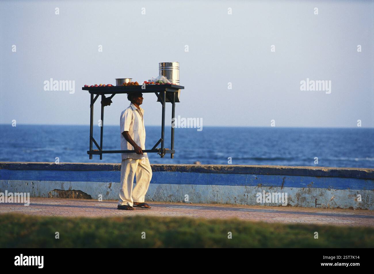 Carry tables hi-res stock photography and images - Alamy
