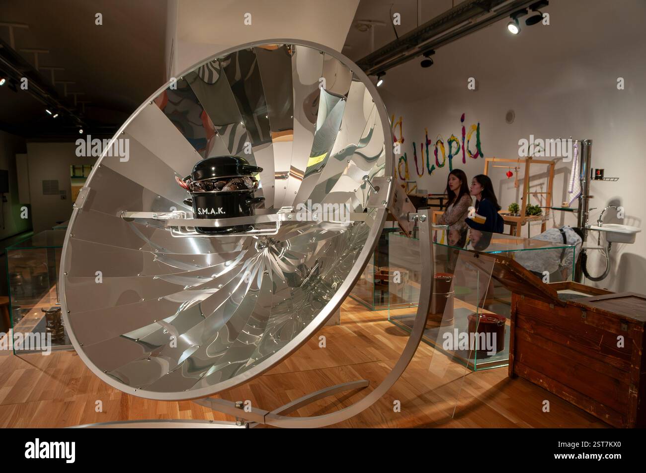 An unusual parabolic counter display at the Museum of Applied Arts ...