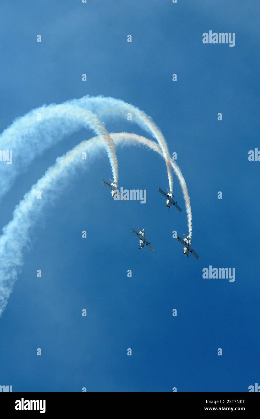 Aircraft team hi-res stock photography and images - Alamy