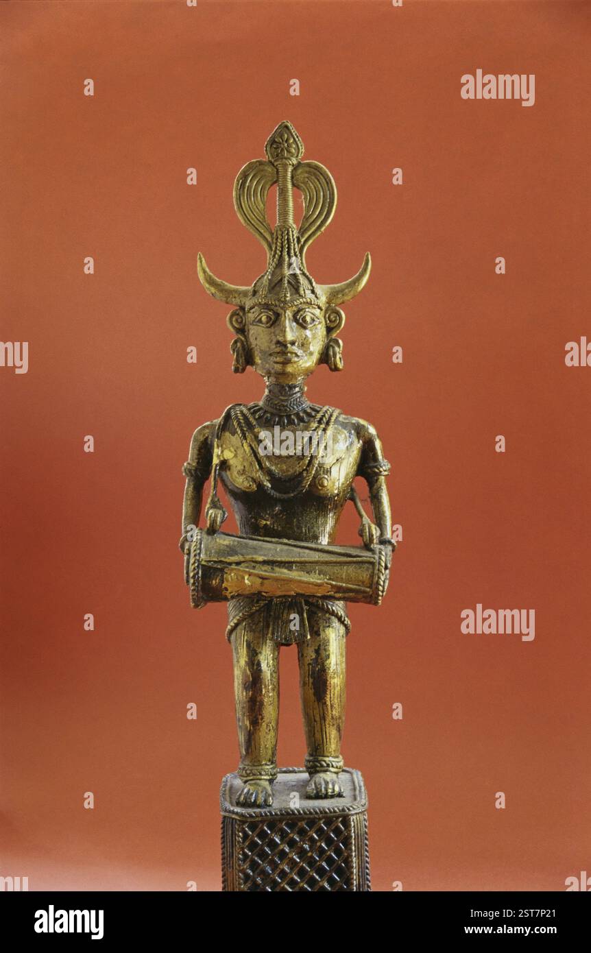 Tribal labor hi-res stock photography and images - Alamy