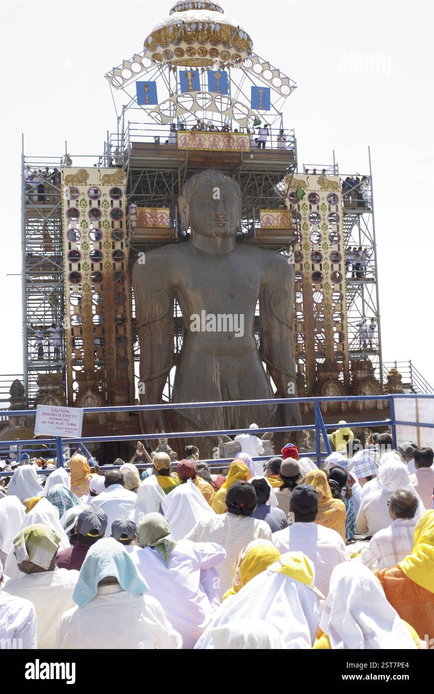 Jain devotees participating and Praying of 58.8 feet monolithic Statue ...