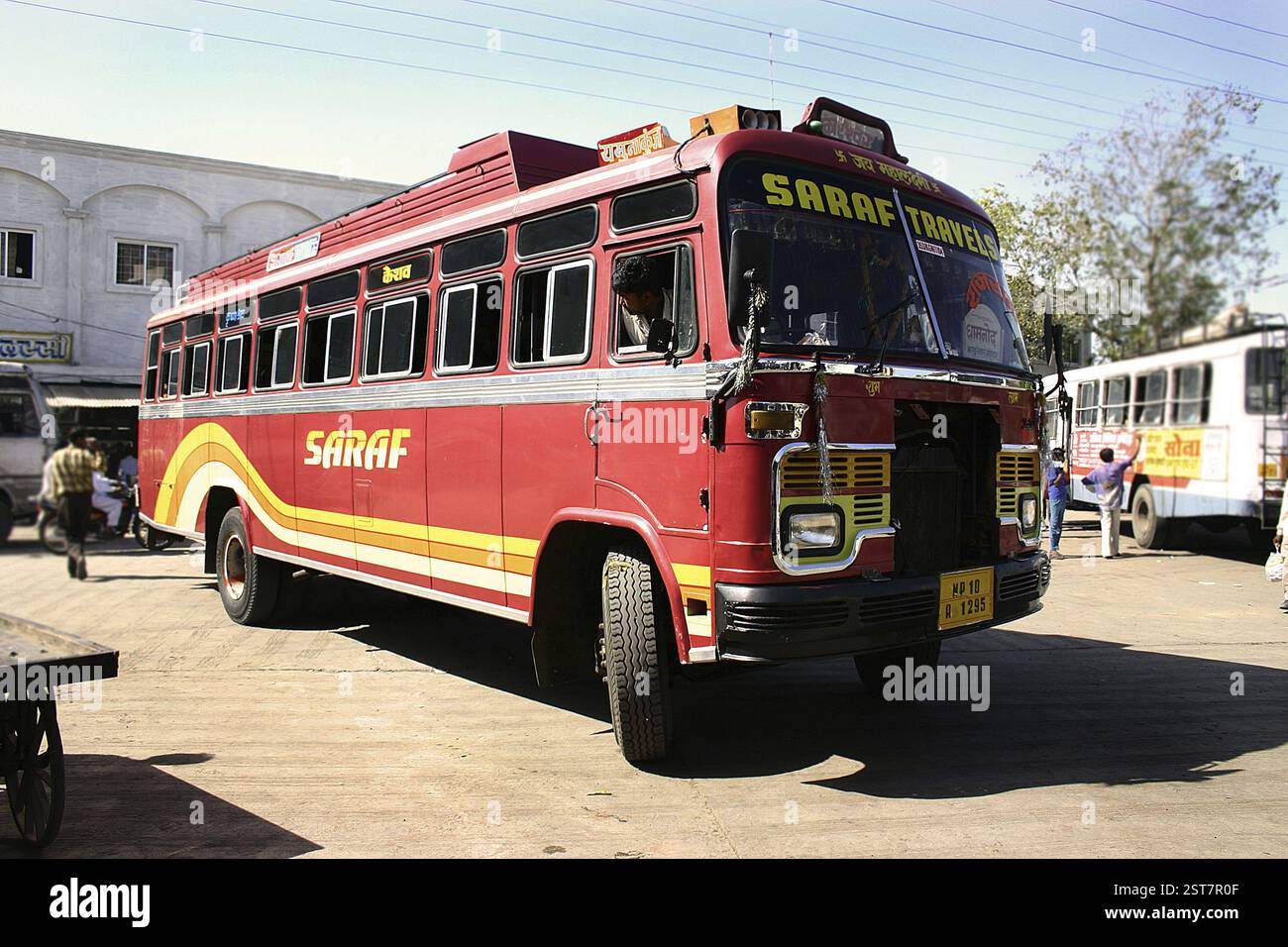 Parked private buses hi-res stock photography and images - Alamy