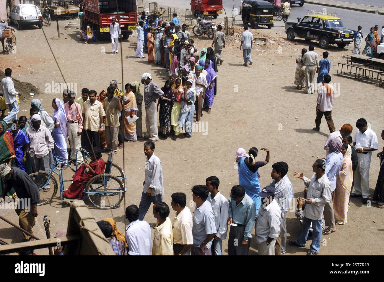 Polling booths india hi-res stock photography and images - Alamy