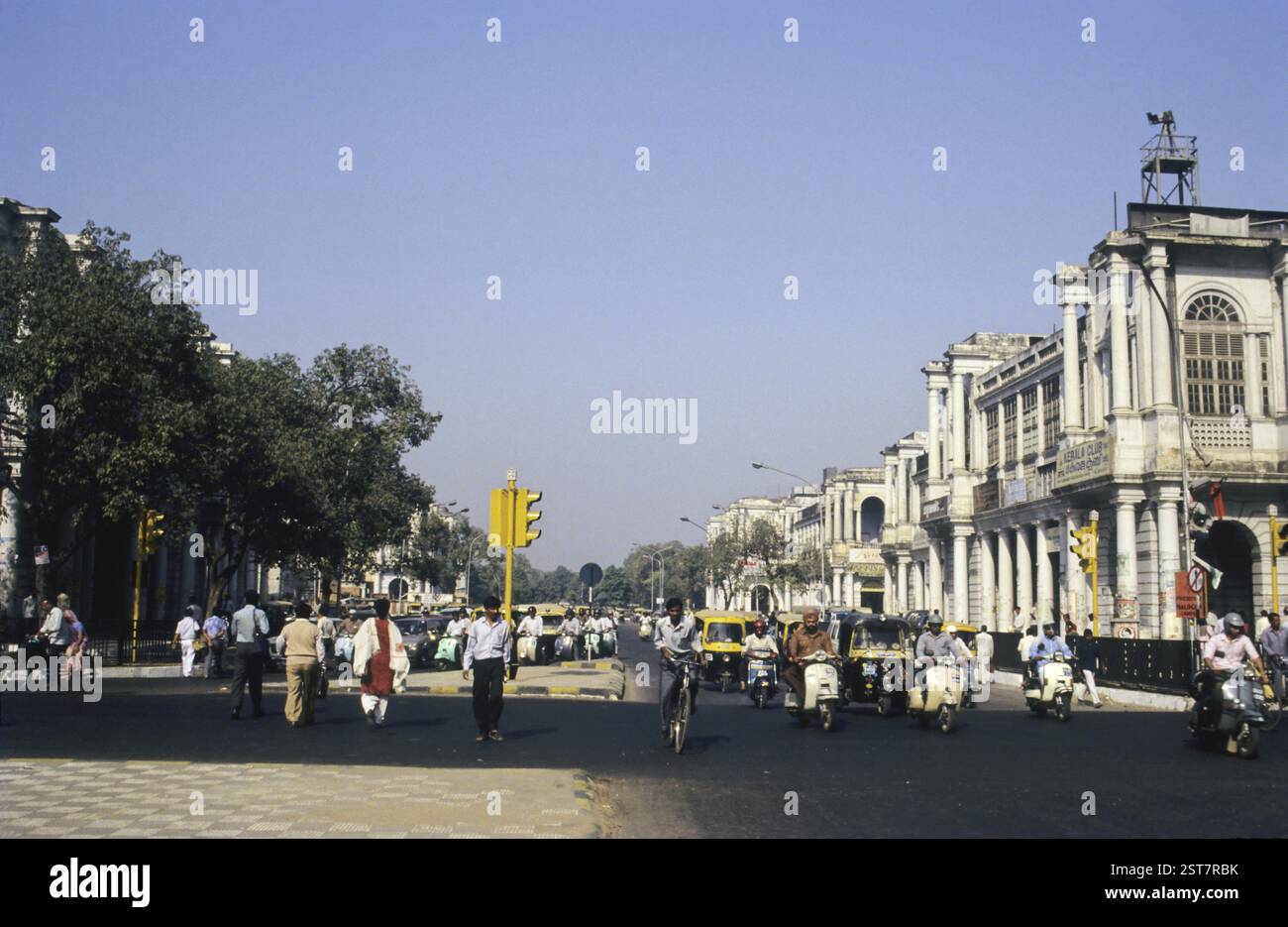 Connaught place delhi view hi-res stock photography and images - Alamy