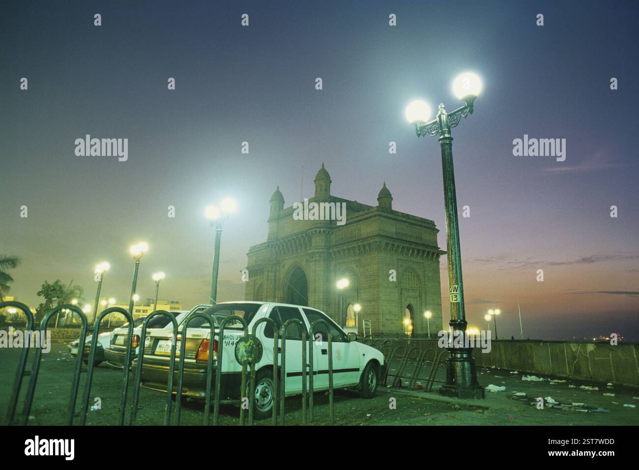 Gateway india night view bombay hi-res stock photography and images - Alamy