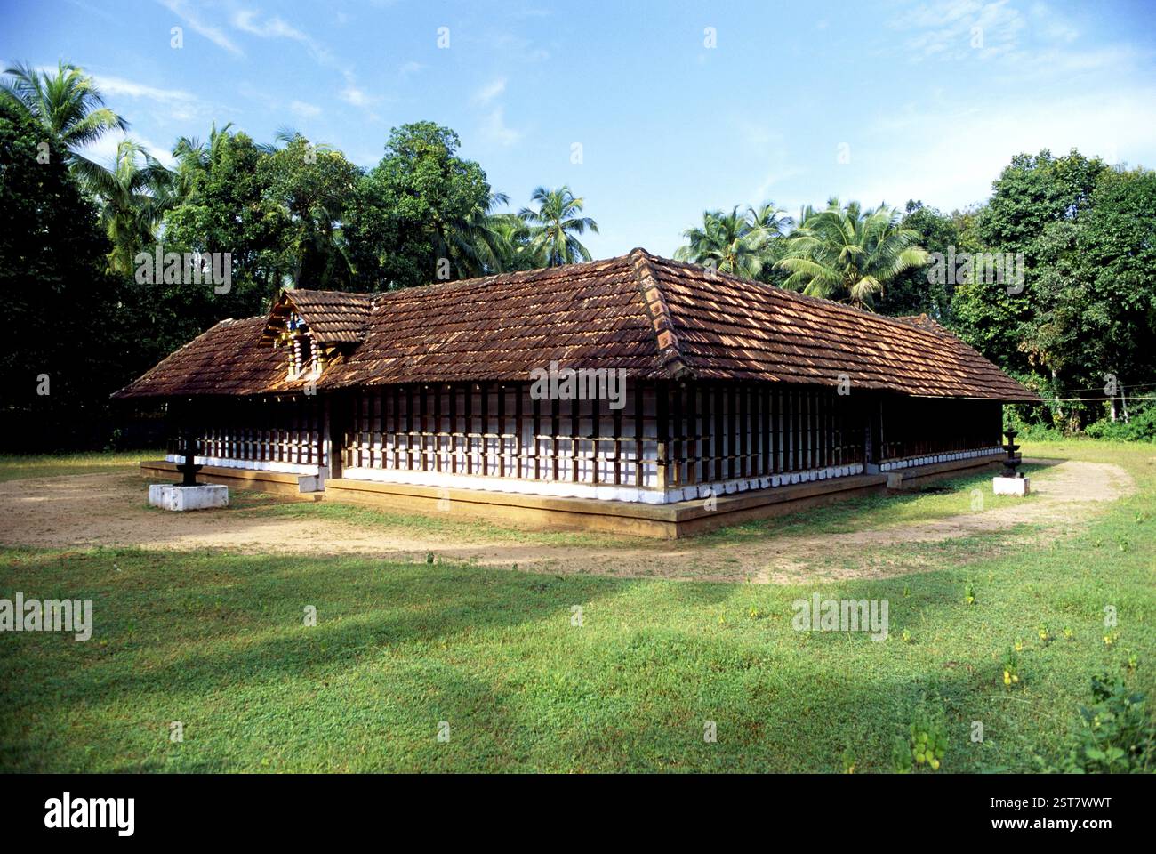 Keraladesapuram temple dedicated to Lord Vishnu and believed oldest ...
