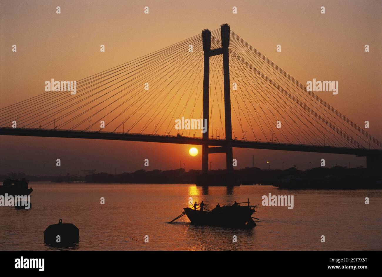 Vidyasagar Setu new Howrah Bridge over Hooghly river, Calcutta, West ...