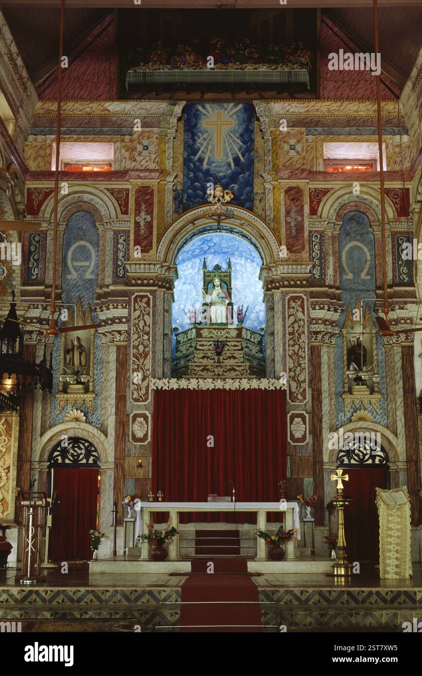 Interior in Santa Cruz basilica roman catholic church at fort Cochin ...