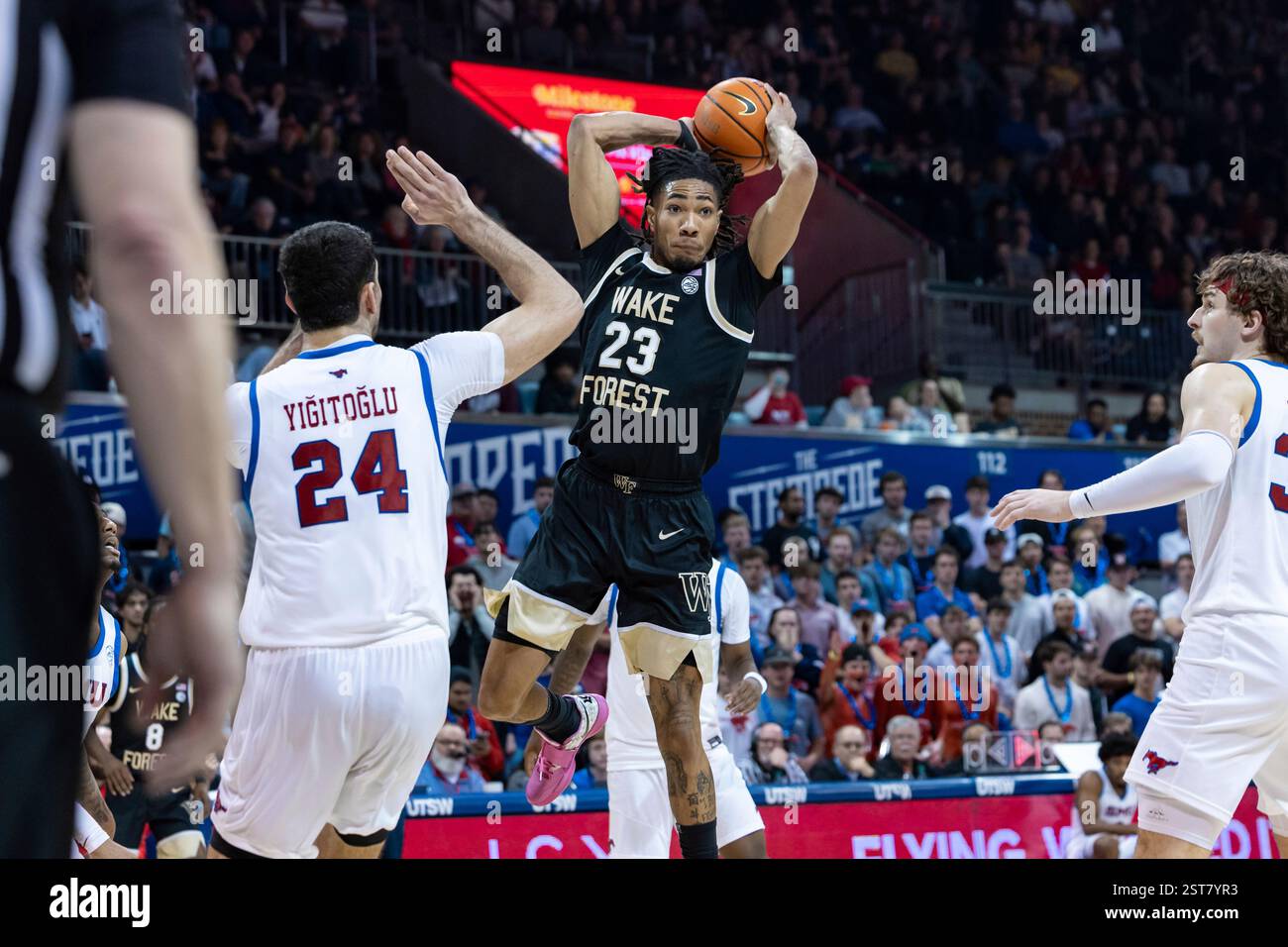 DALLAS, TX - FEBRUARY 15: Wake Forest Demon Deacons guard Hunter Sallis ...