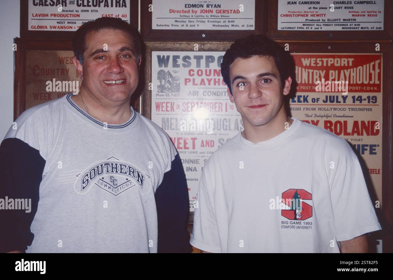 Dan lauria 1998 hi-res stock photography and images - Alamy