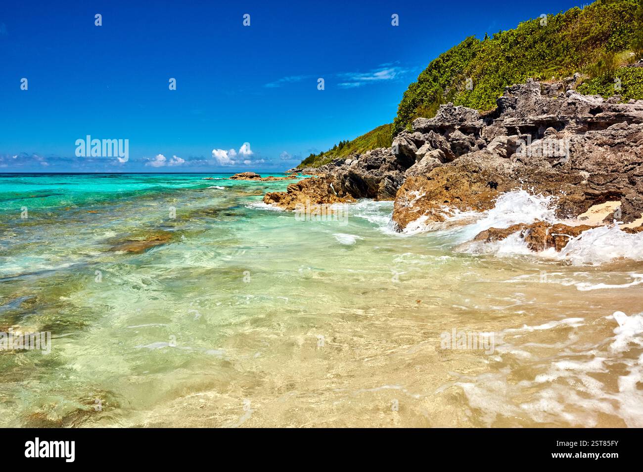 Bermuda island coastal tropical beaches Stock Photo - Alamy