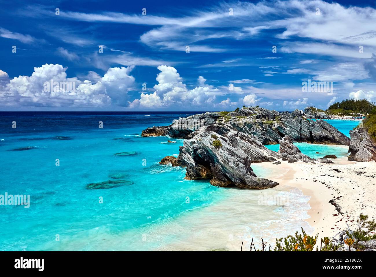 Bermuda island coastal tropical beaches Stock Photo - Alamy