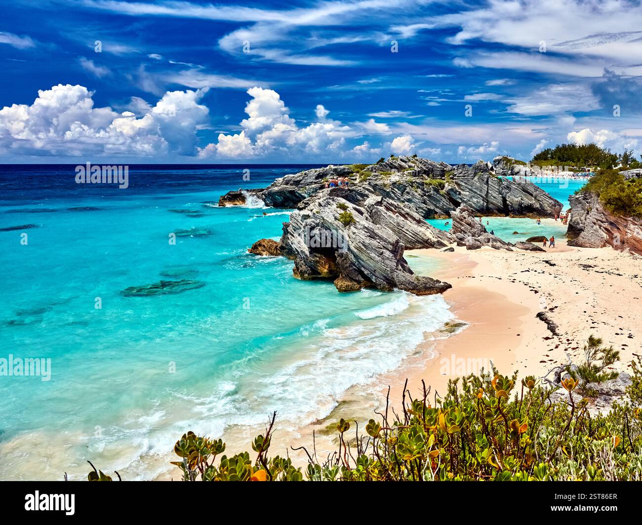 Bermuda island coastal tropical beaches Stock Photo - Alamy