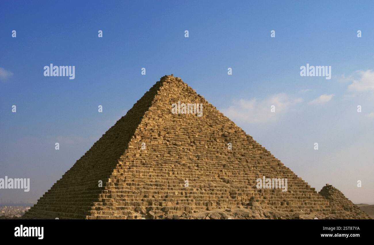 Pyramid of Menkaure. Giza necropolis, Egypt Stock Photo - Alamy