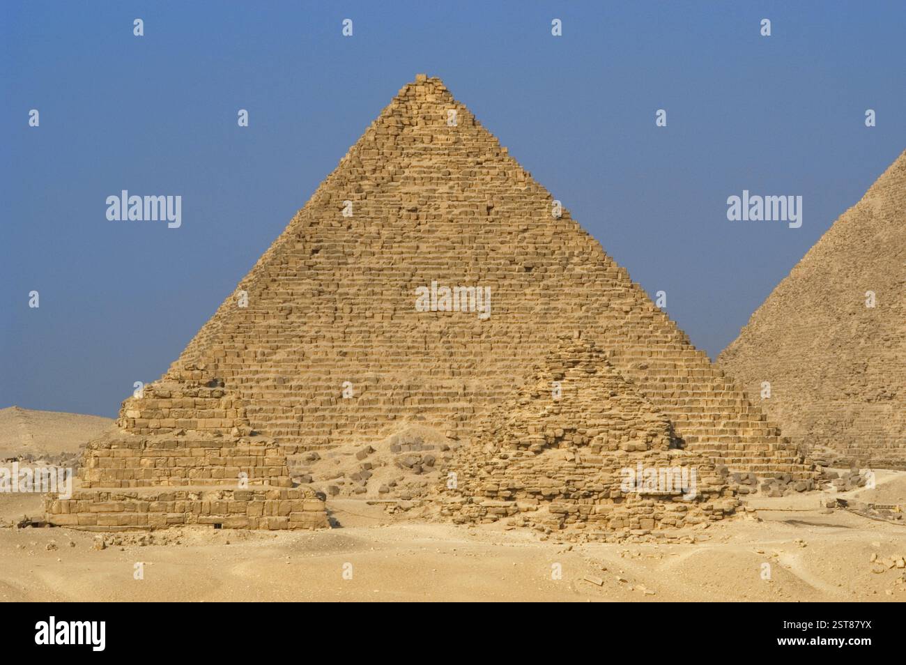 Pyramid of Menkaure. Giza necropolis, Egypt Stock Photo - Alamy