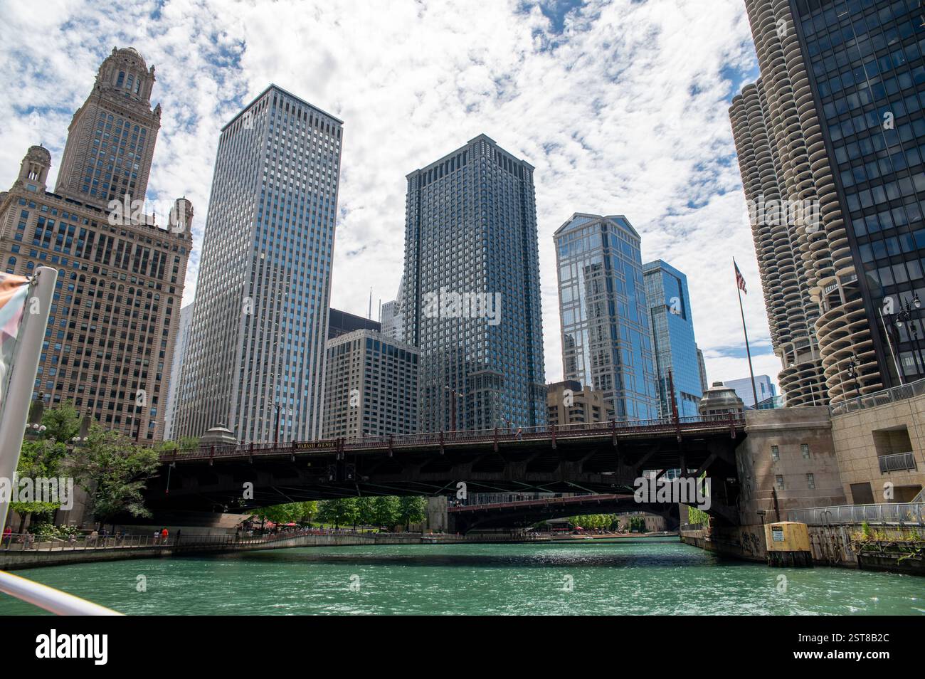 Looking at the skyline of chicago riverfront at wabash avenue bridge ...
