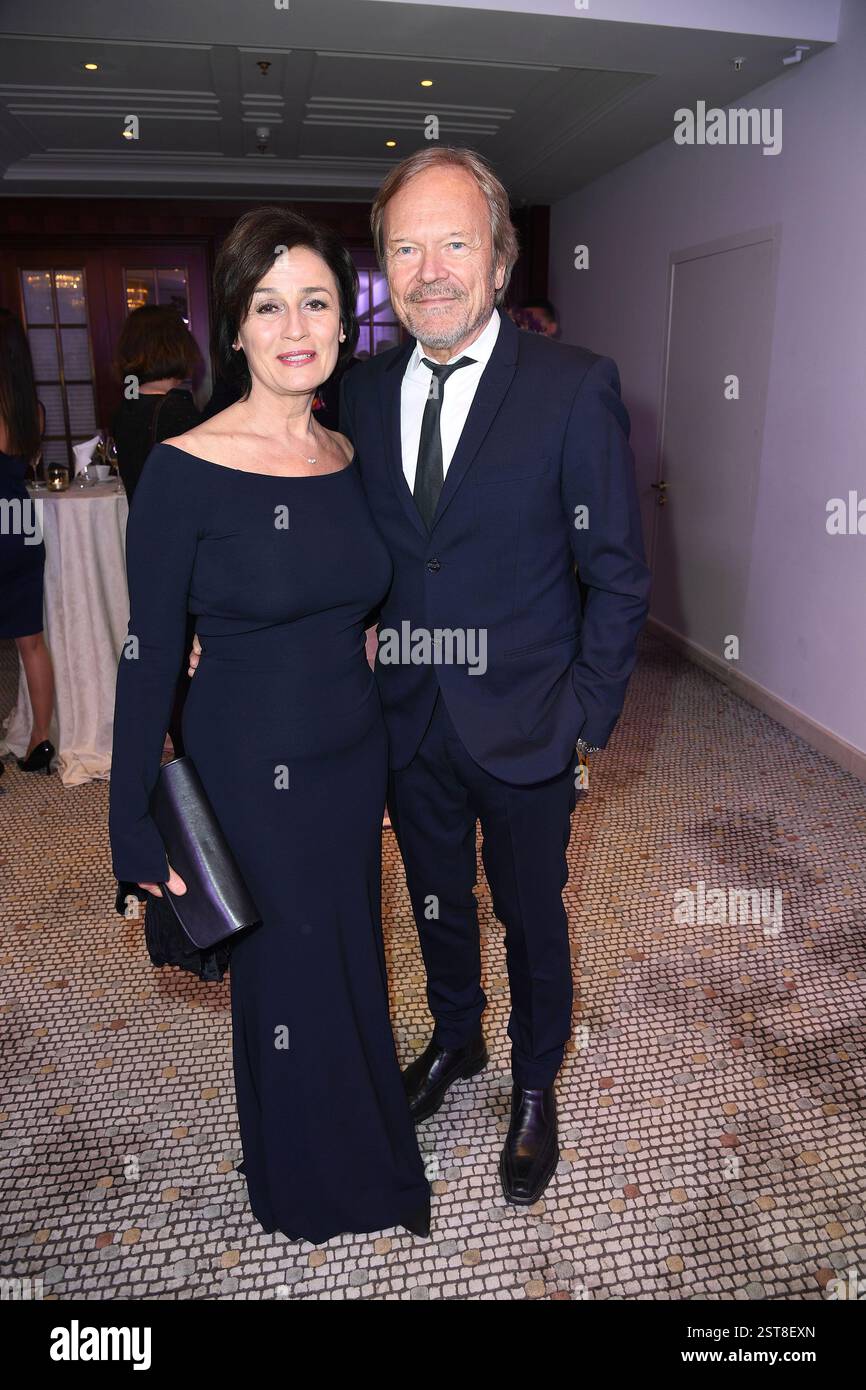 Sandra Maischberger und Jan Kerhart bei der "Cinema for Peace" Gala am ...