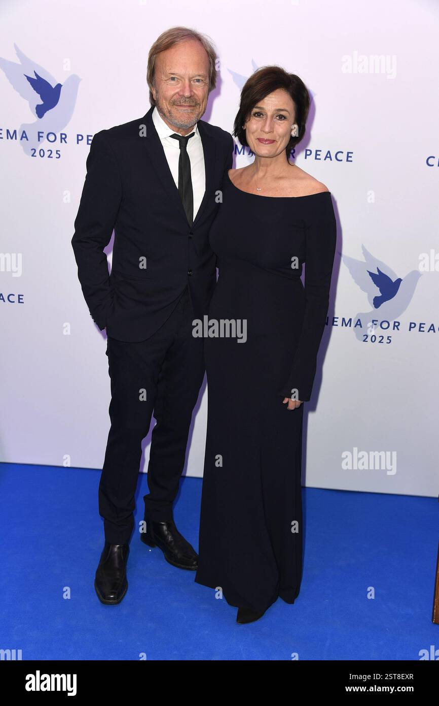 Jan Kerhart und Sandra Maischberger bei der "Cinema for Peace" Gala am ...