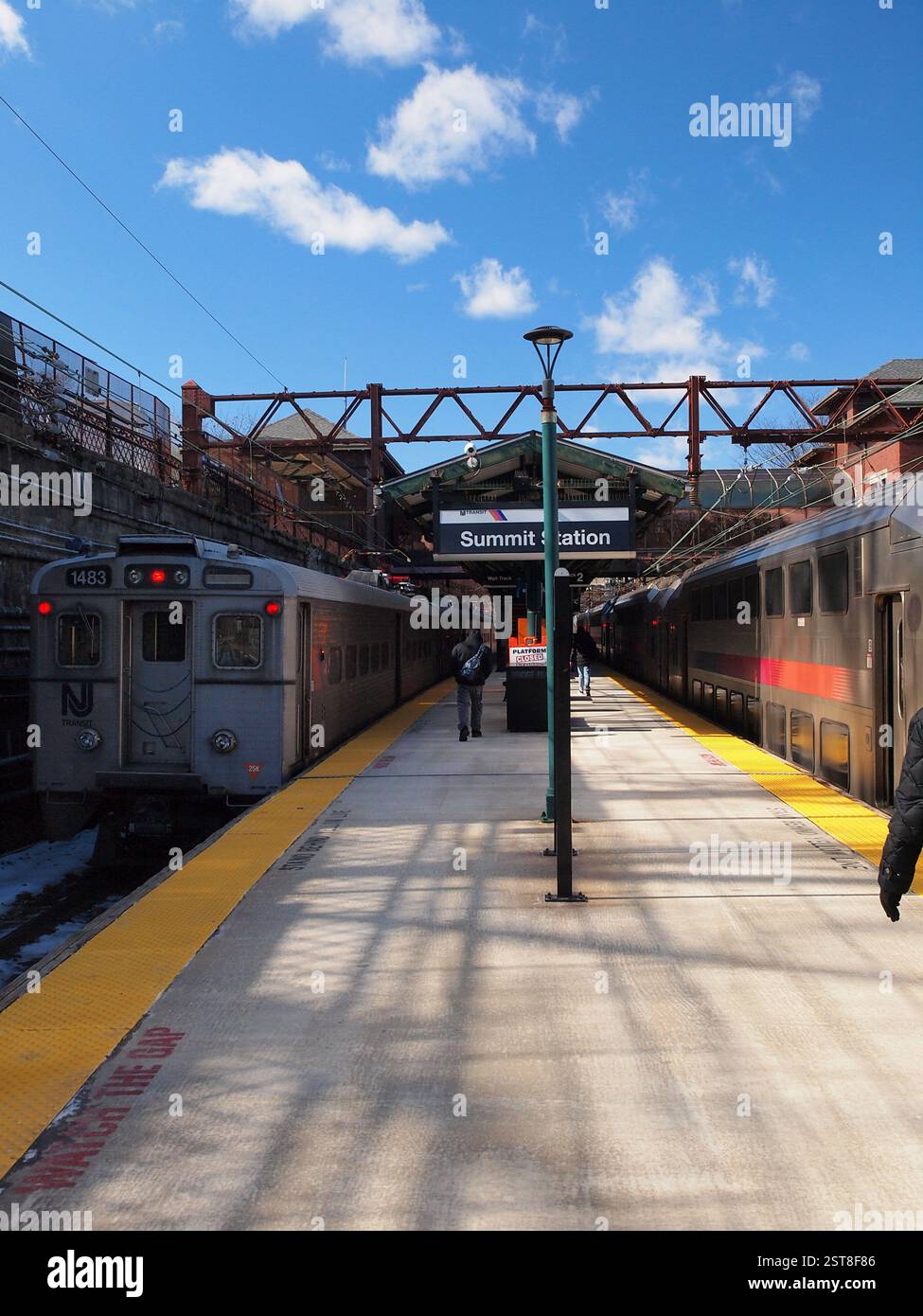 Yellow safety stripes on platform edge hi-res stock photography and ...