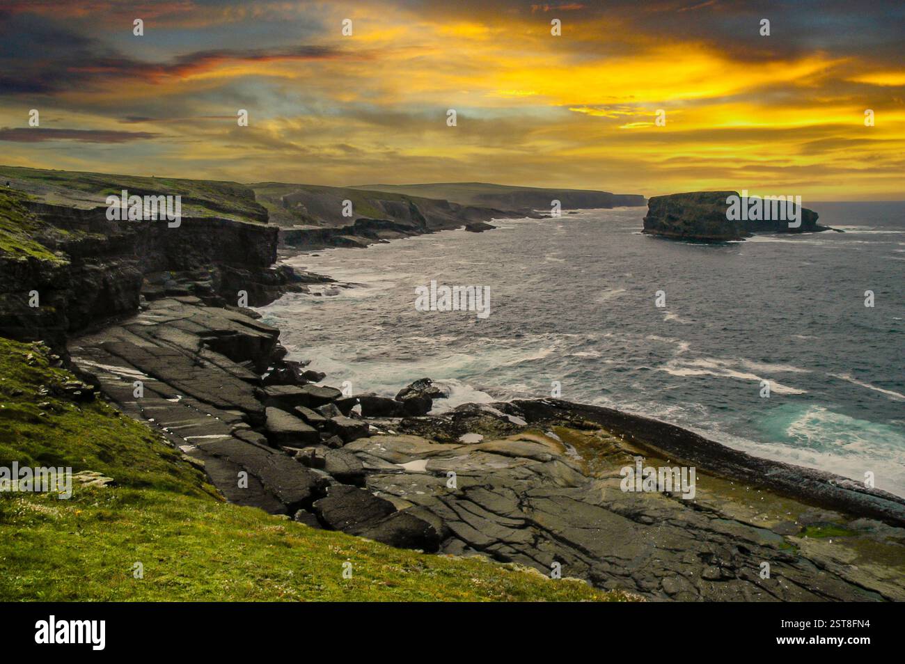 Sunlight Over the Cliffs on Dingle Peninsula in Ireland Stock Photo - Alamy
