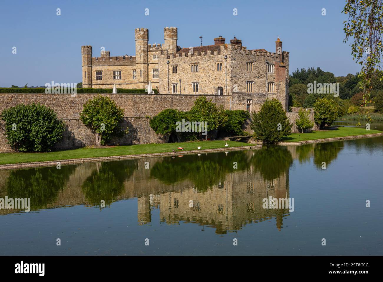 Leeds famous landmarks hi-res stock photography and images - Alamy