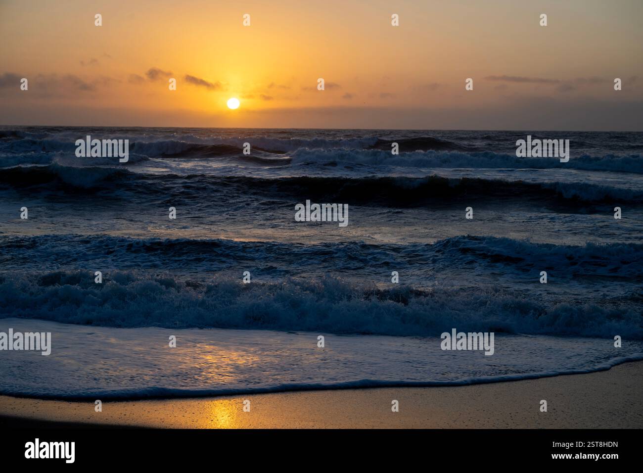 The Atlantic Ocean at sunrise. Outer Banks, North Carolina Stock Photo ...