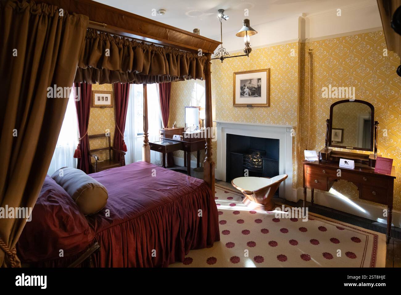 The Dickenses' bedroom, Charles Dickens Museum, London Stock Photo - Alamy
