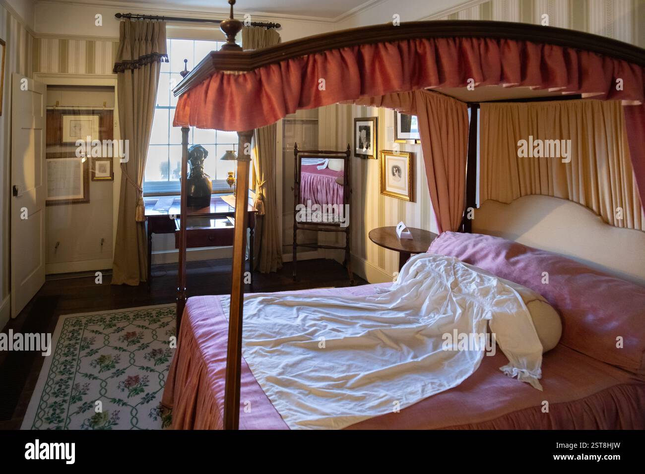 Mary Hogarth room, Charles Dickens Museum, London Stock Photo - Alamy