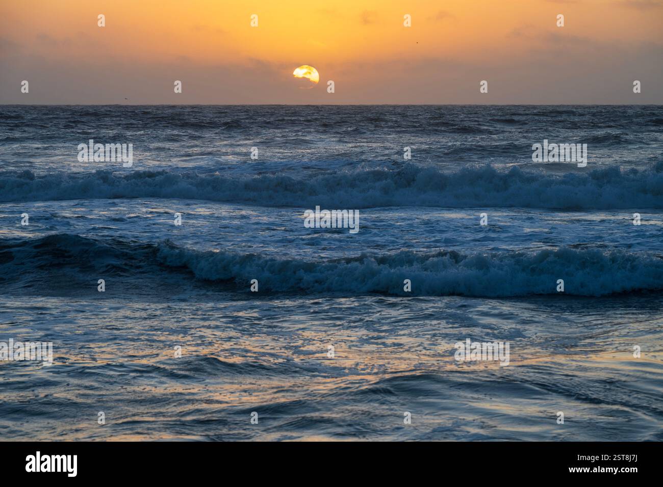 The Atlantic Ocean at sunrise. Outer Banks, North Carolina Stock Photo ...