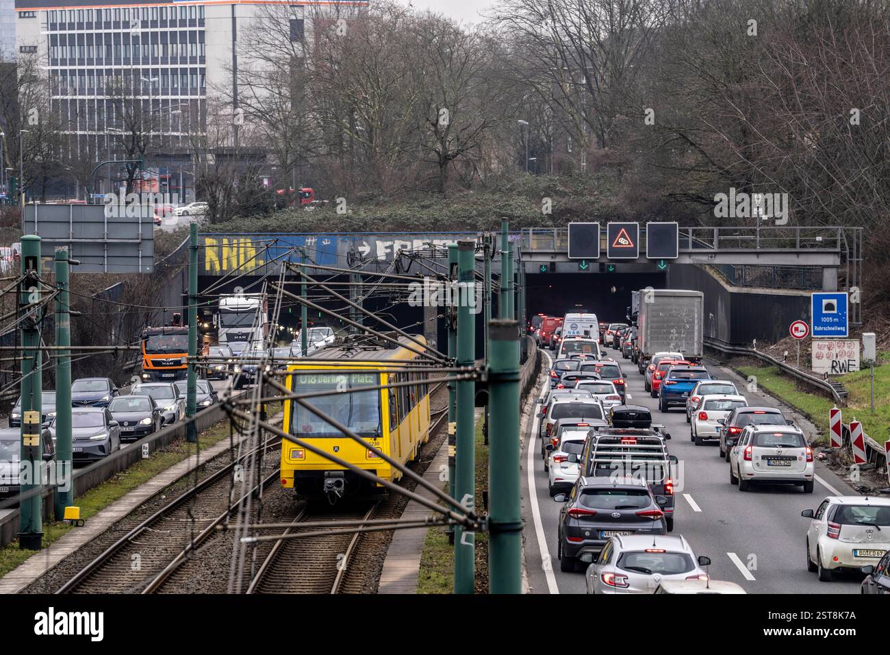 Traffic jam on the A40 motorway in both directions, U18 underground ...