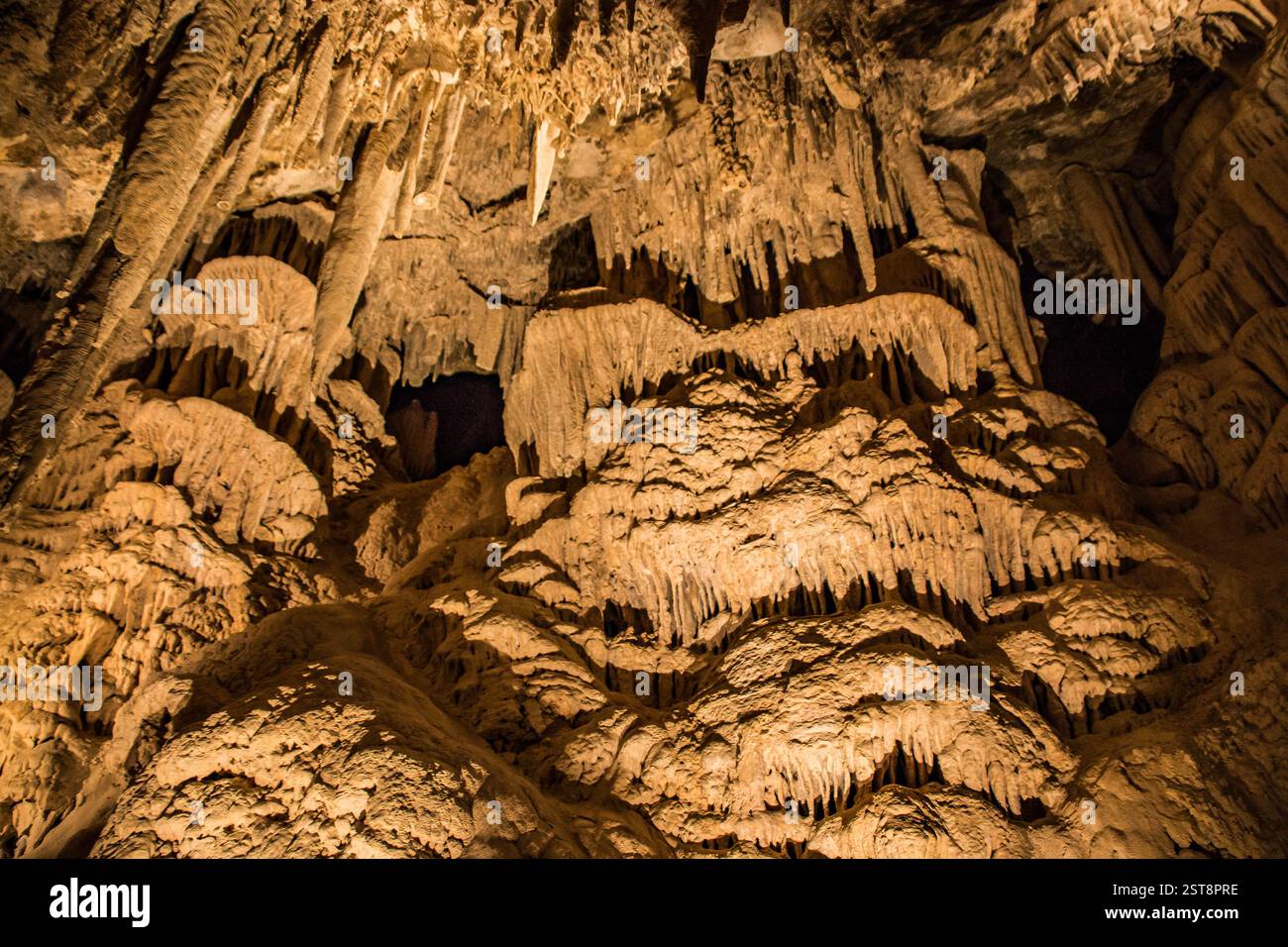 Underground geological cavern hi-res stock photography and images - Alamy