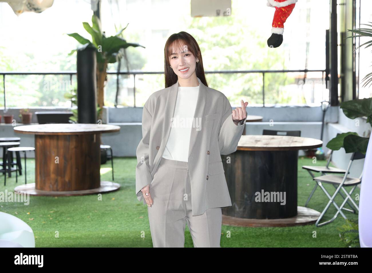 Taipei. 17th Feb, 2025. TAIPEI, CHINA - FEBRUARY 17, 2025 - Female singer Albee Huang attends an ...