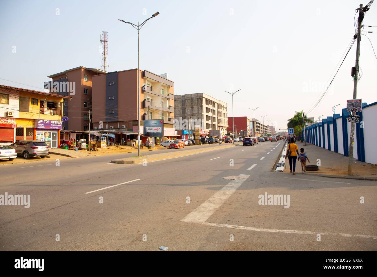 Road sellers in Abidjan, Ivory-Coast is one of the risky business that ...
